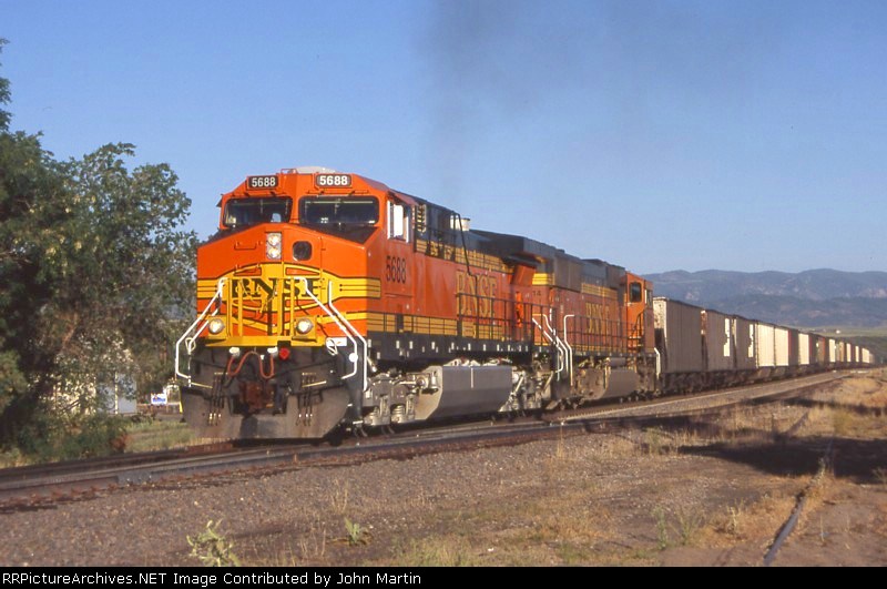 BNSF 5688